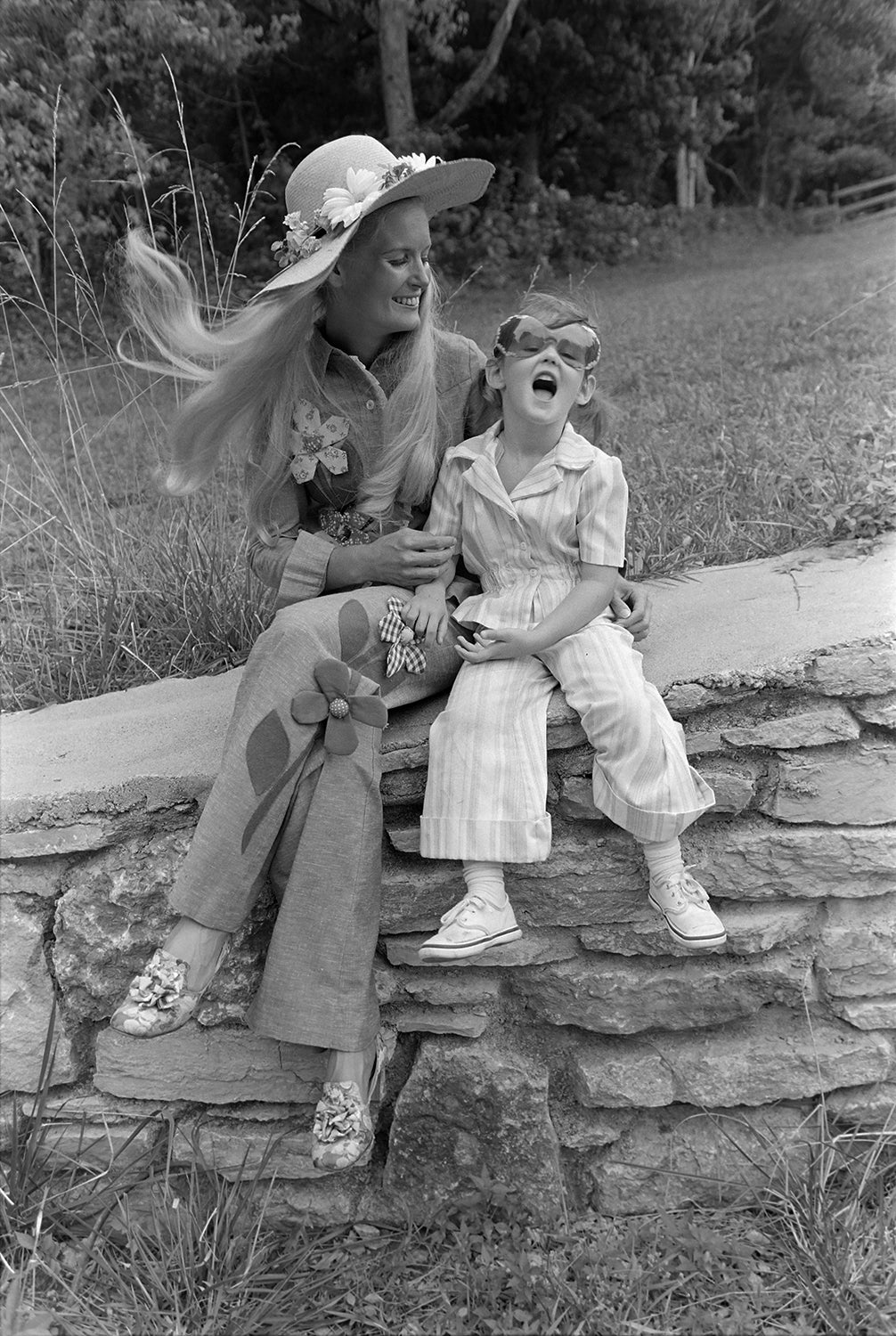 Lynn Anderson and Lisa Sutton, 1975 – Haley Gallery